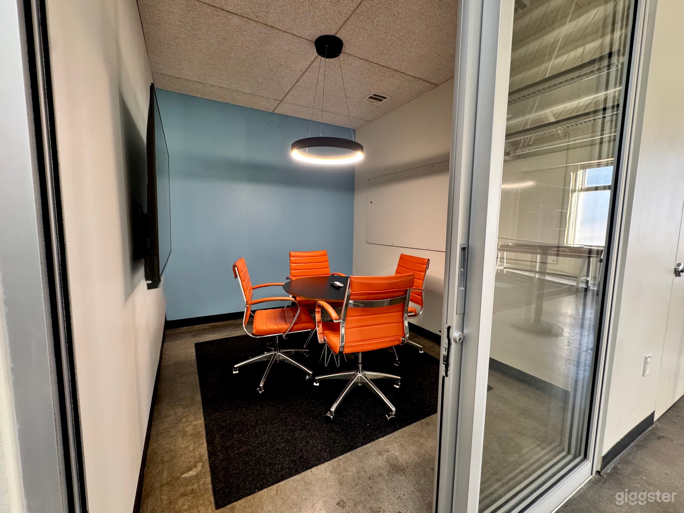 Downtown Santa Monica Small Meeting Room | Rent this location on Giggster