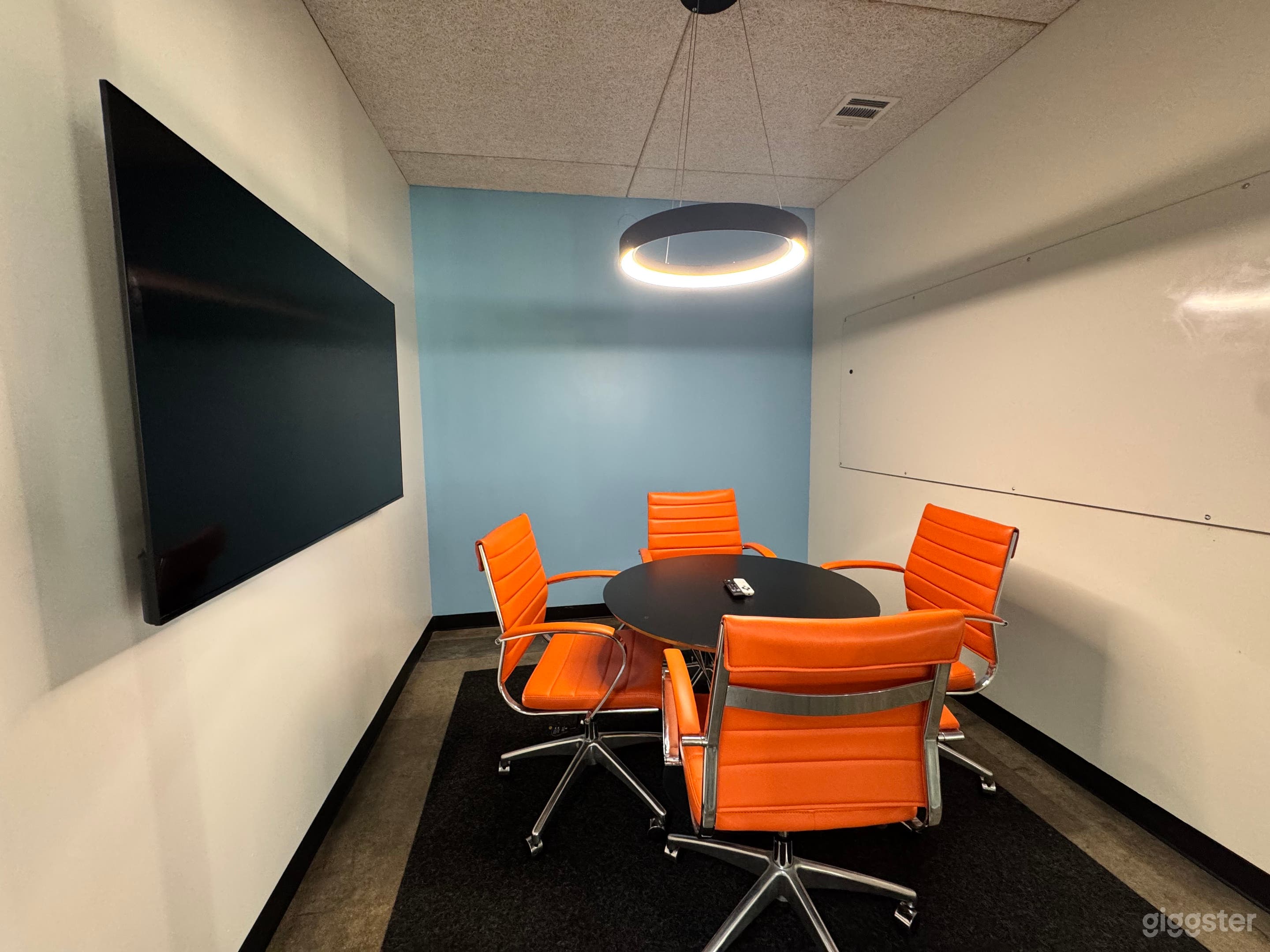 Downtown Santa Monica Small Meeting Room | Rent this location on Giggster