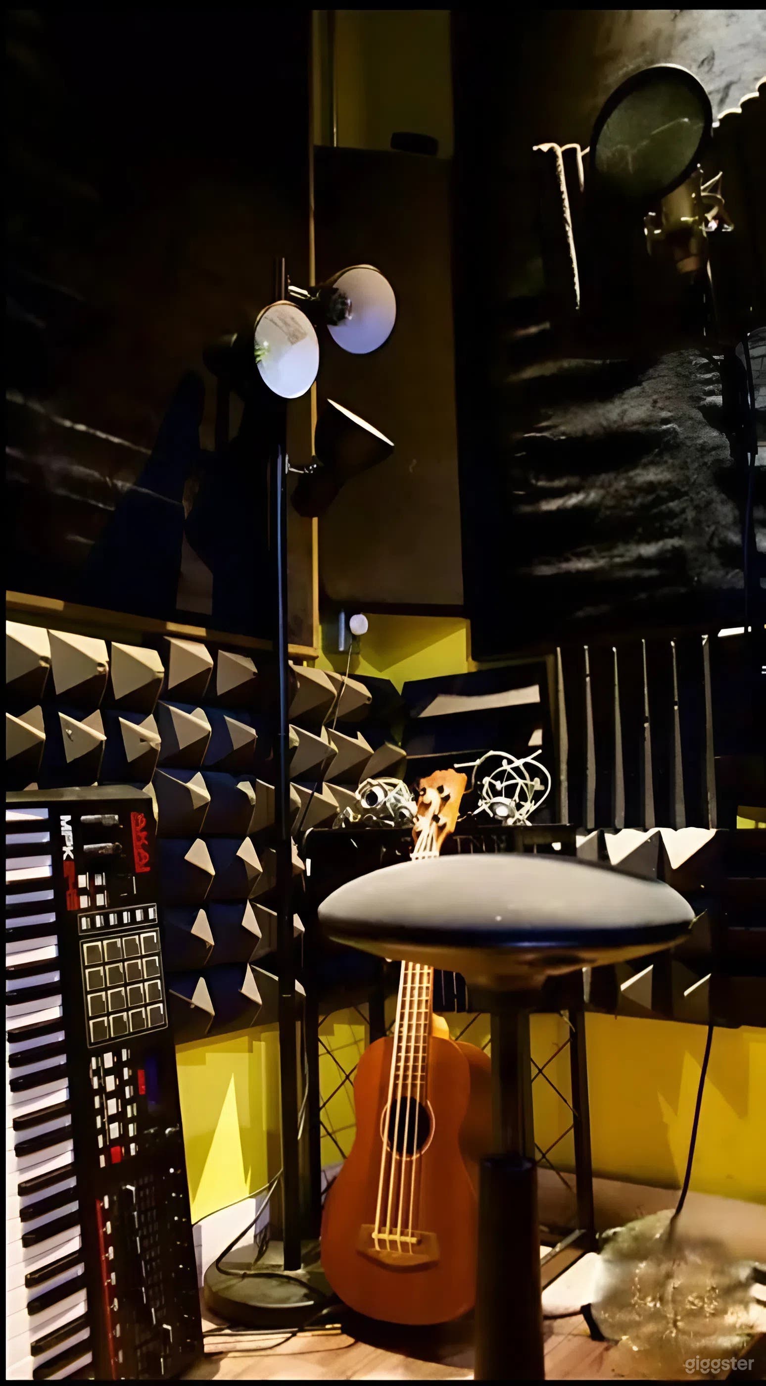 Modern Recording Studio with Premium Sound & Vibe | Rent this location ...