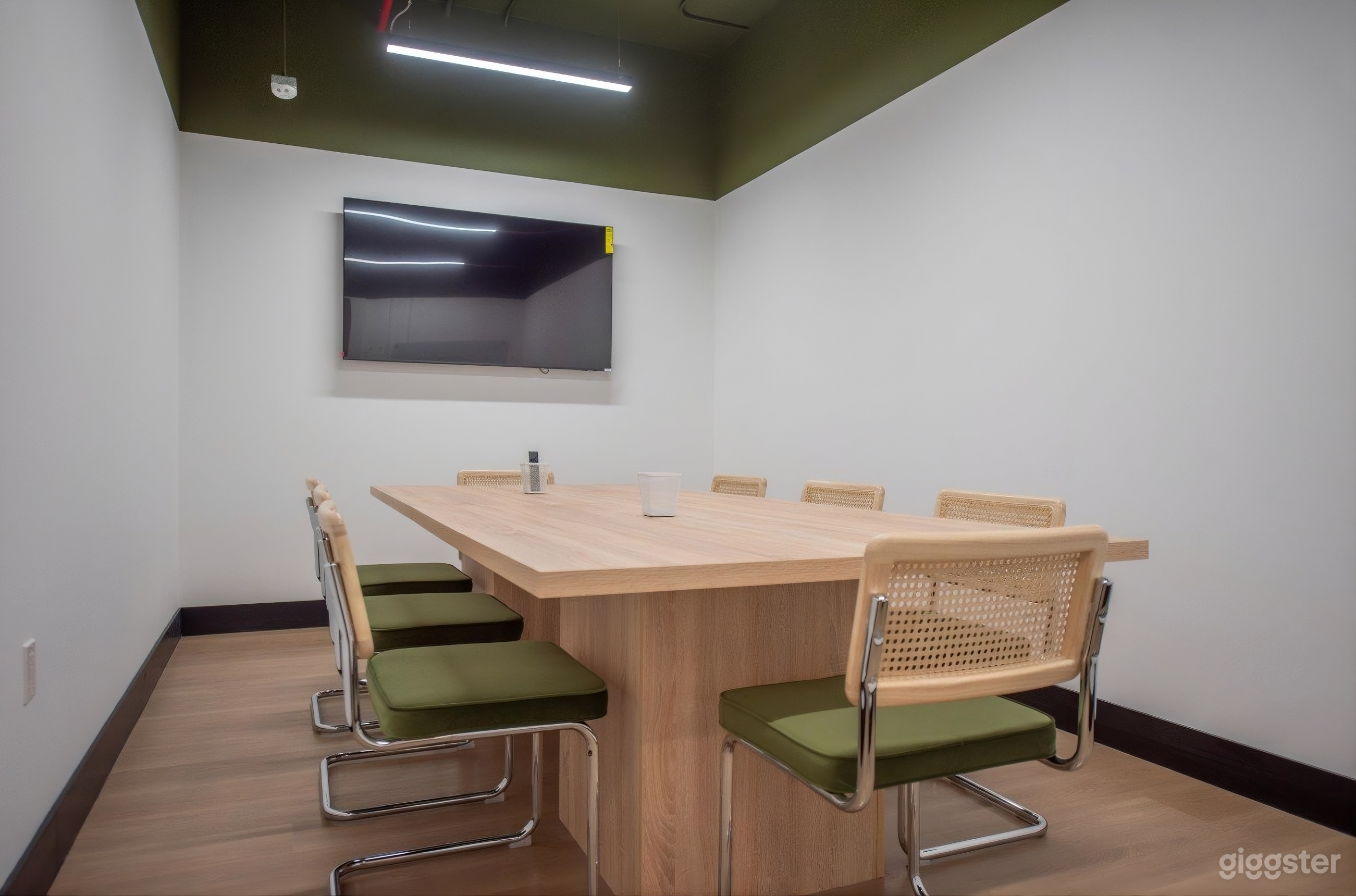 Private 8 Person Soundproof Meeting Room in Miami! | Rent this location ...