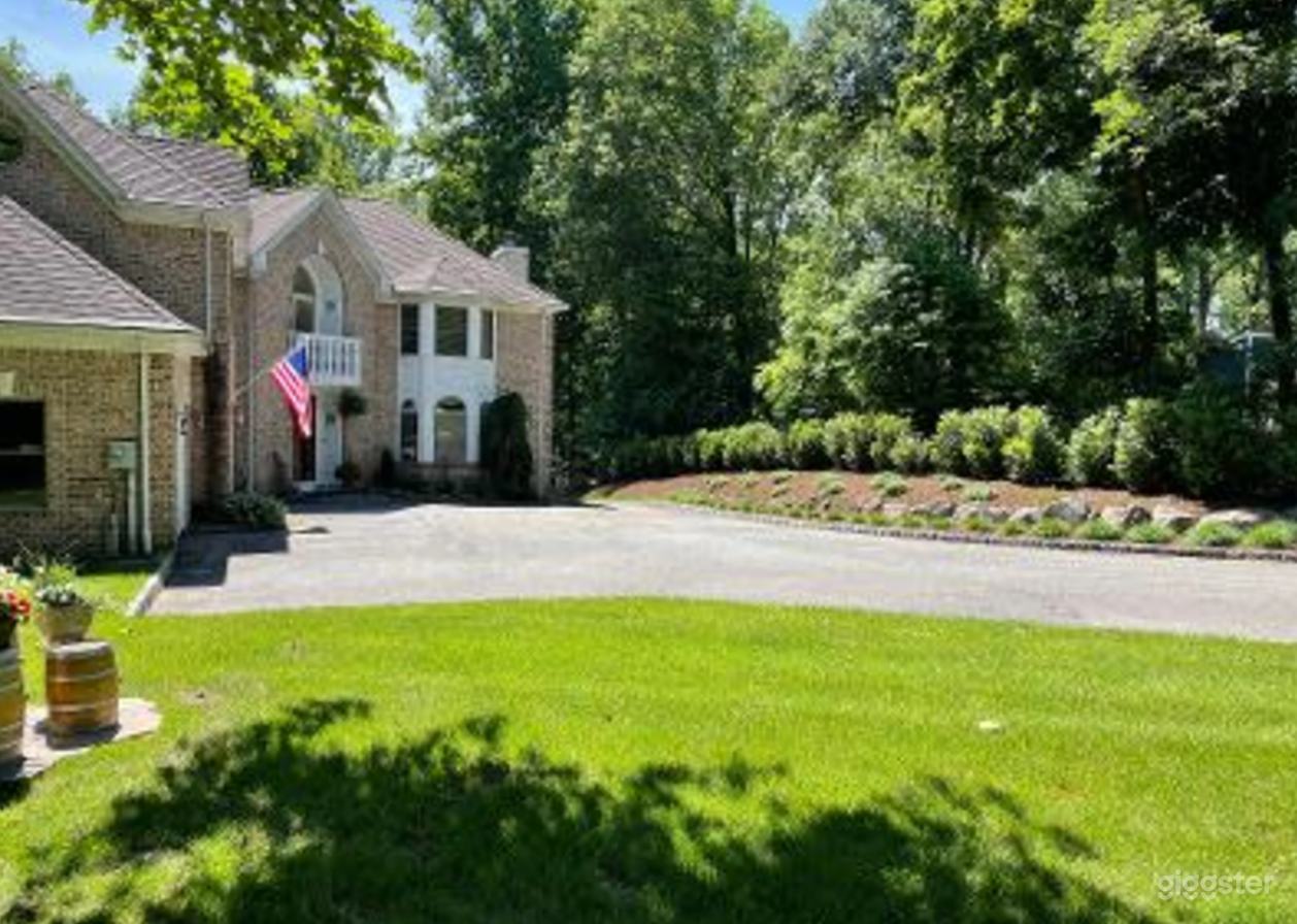 Suburban Estate with Open-Concept Design | Rent this location on Giggster