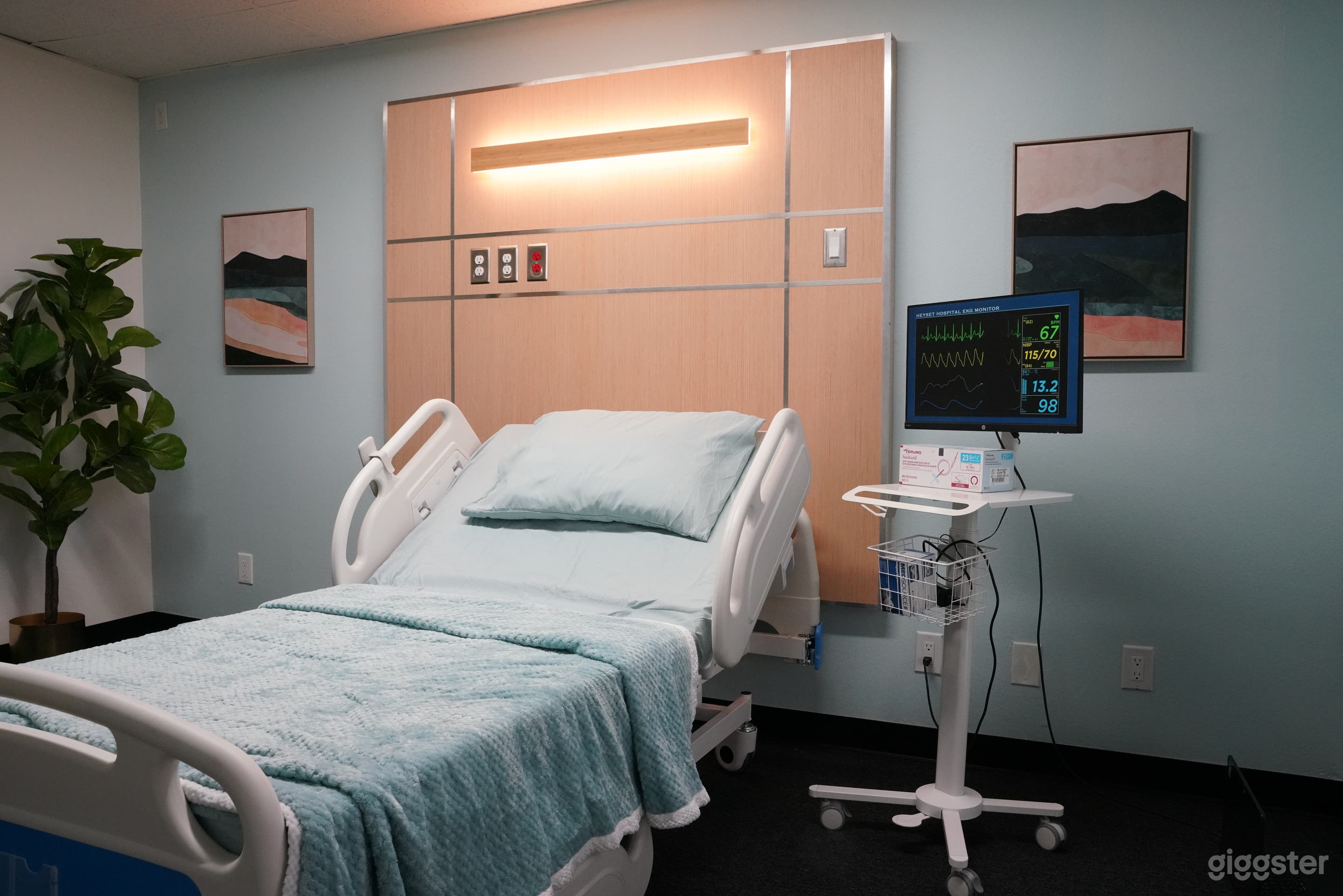 Multi-Set Film Studio | Hospital, Restaurant Bar,Office DTLA | Rent ...