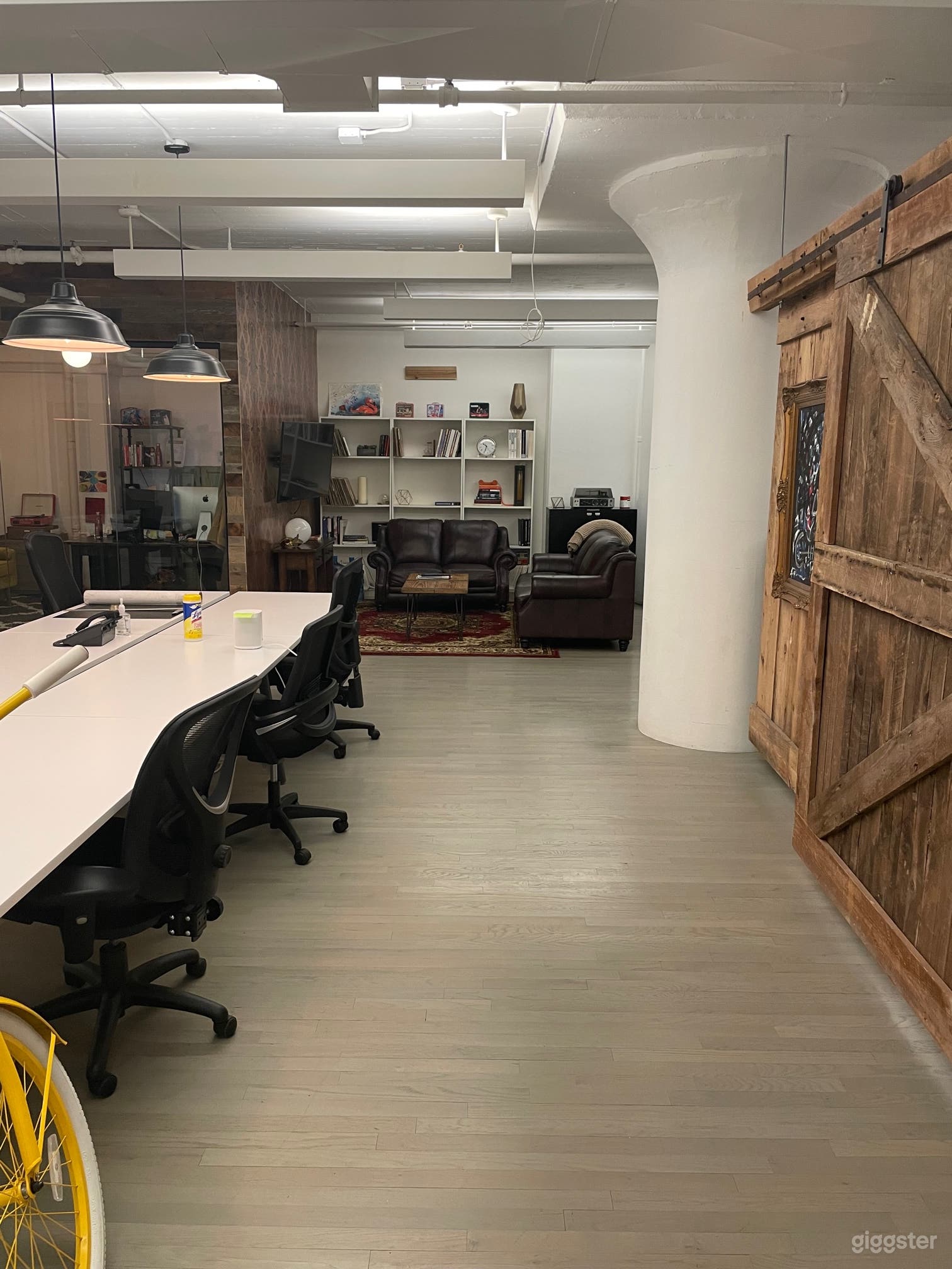 Intimate Photo Studio in Hudson Square | Rent this location on Giggster