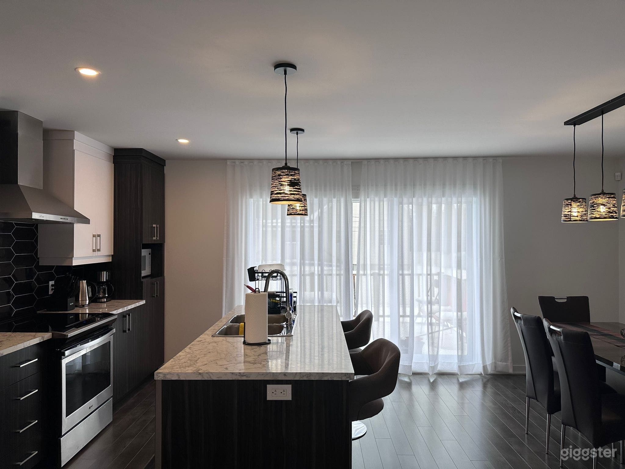 Modern Bright Home for Film & Photo Shoots | Rent this location on Giggster