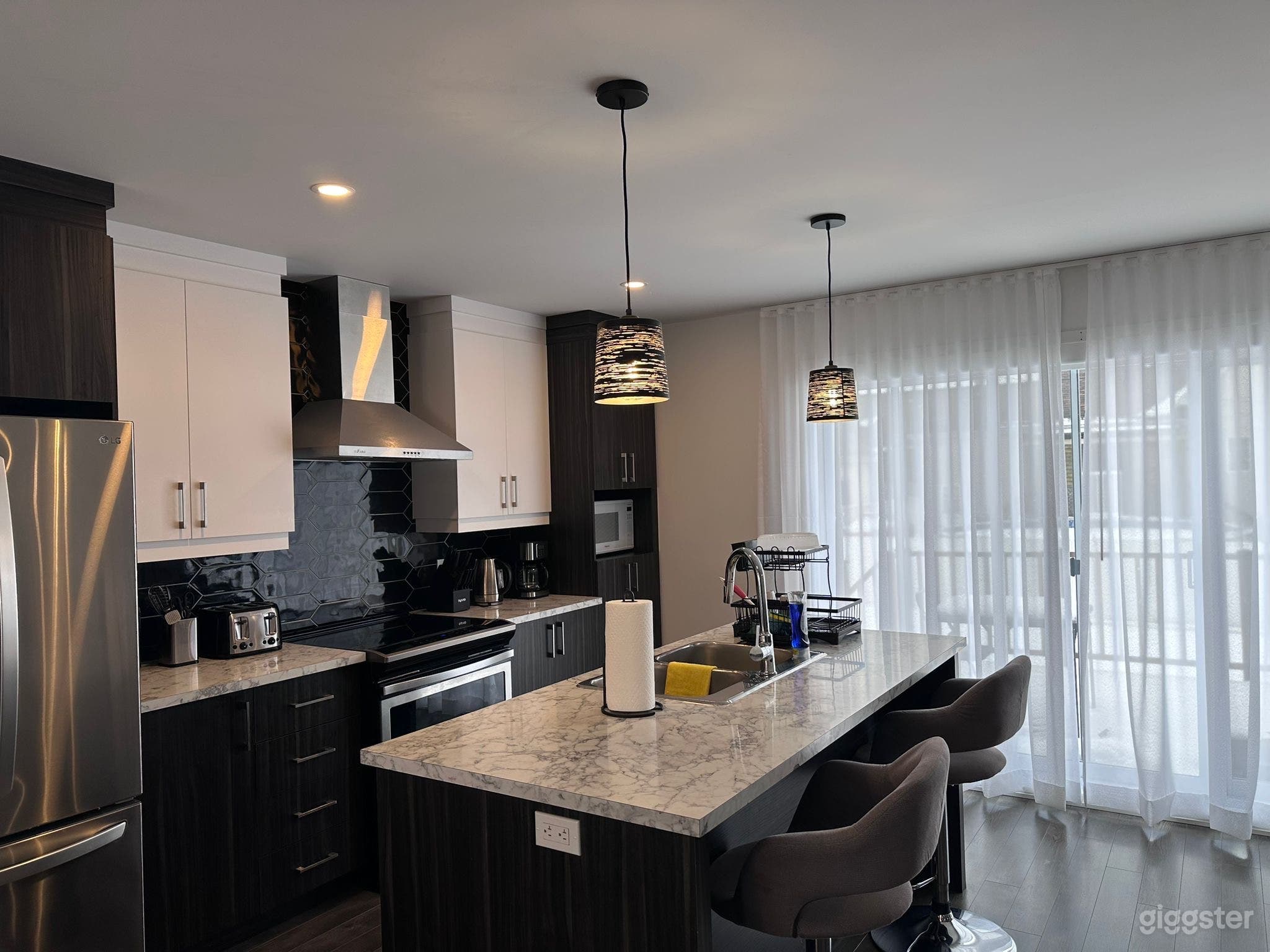 Modern Bright Home for Film & Photo Shoots | Rent this location on Giggster