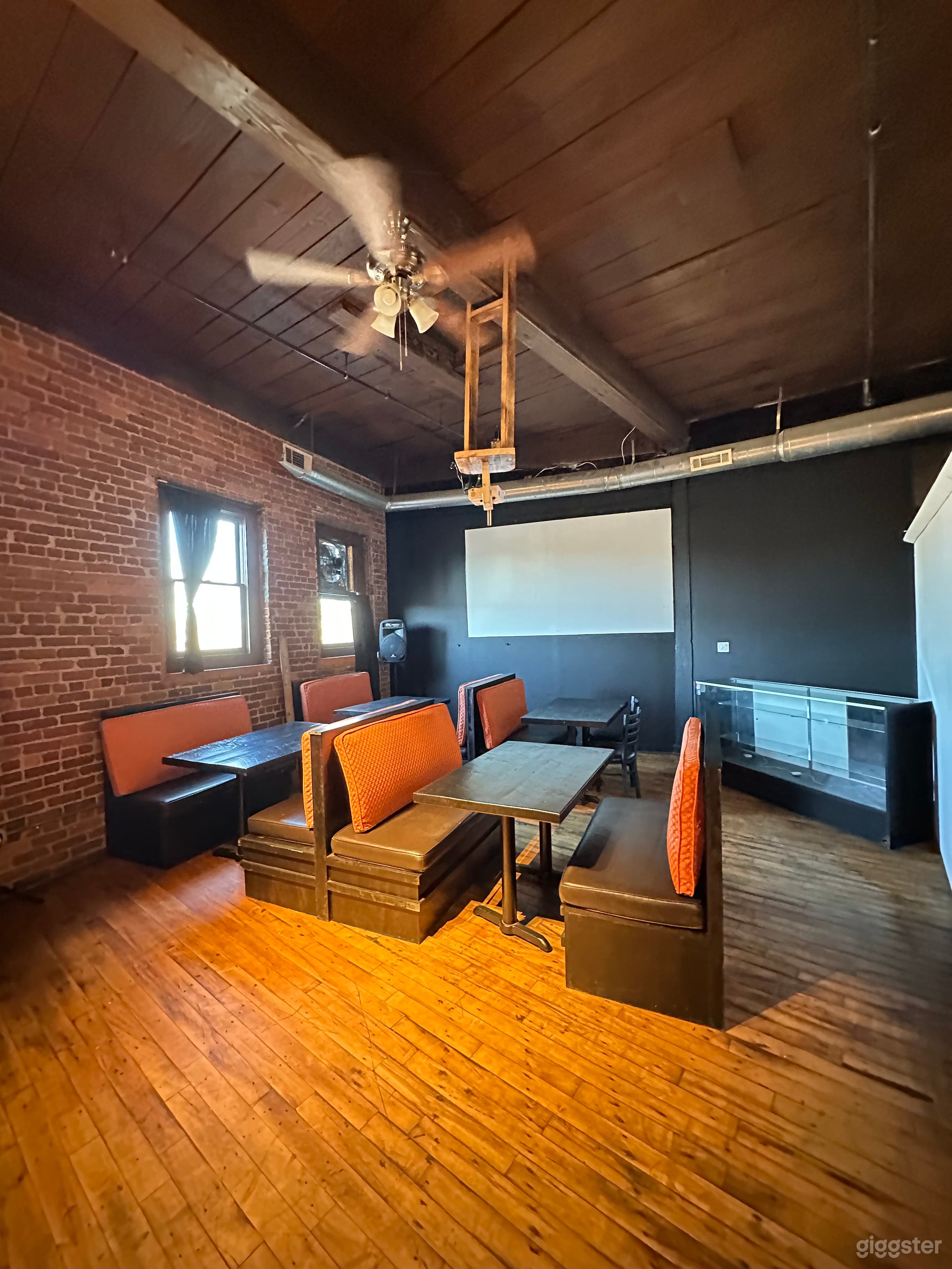 🎉 24/7 Private Loft in Downtown Atlanta | Rent this location on Giggster