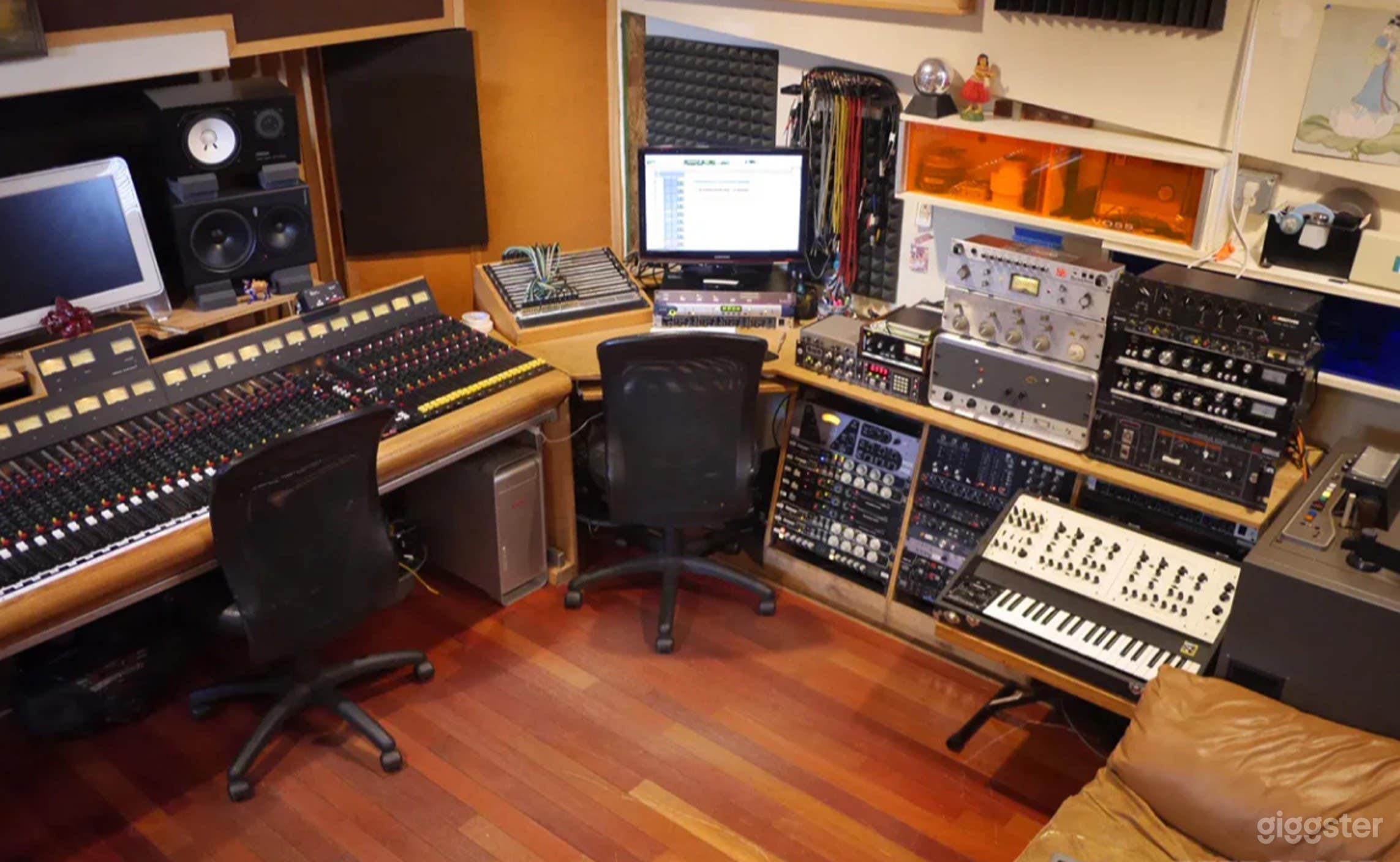 Recording Studio Vintage Vibes | Rent this location on Giggster