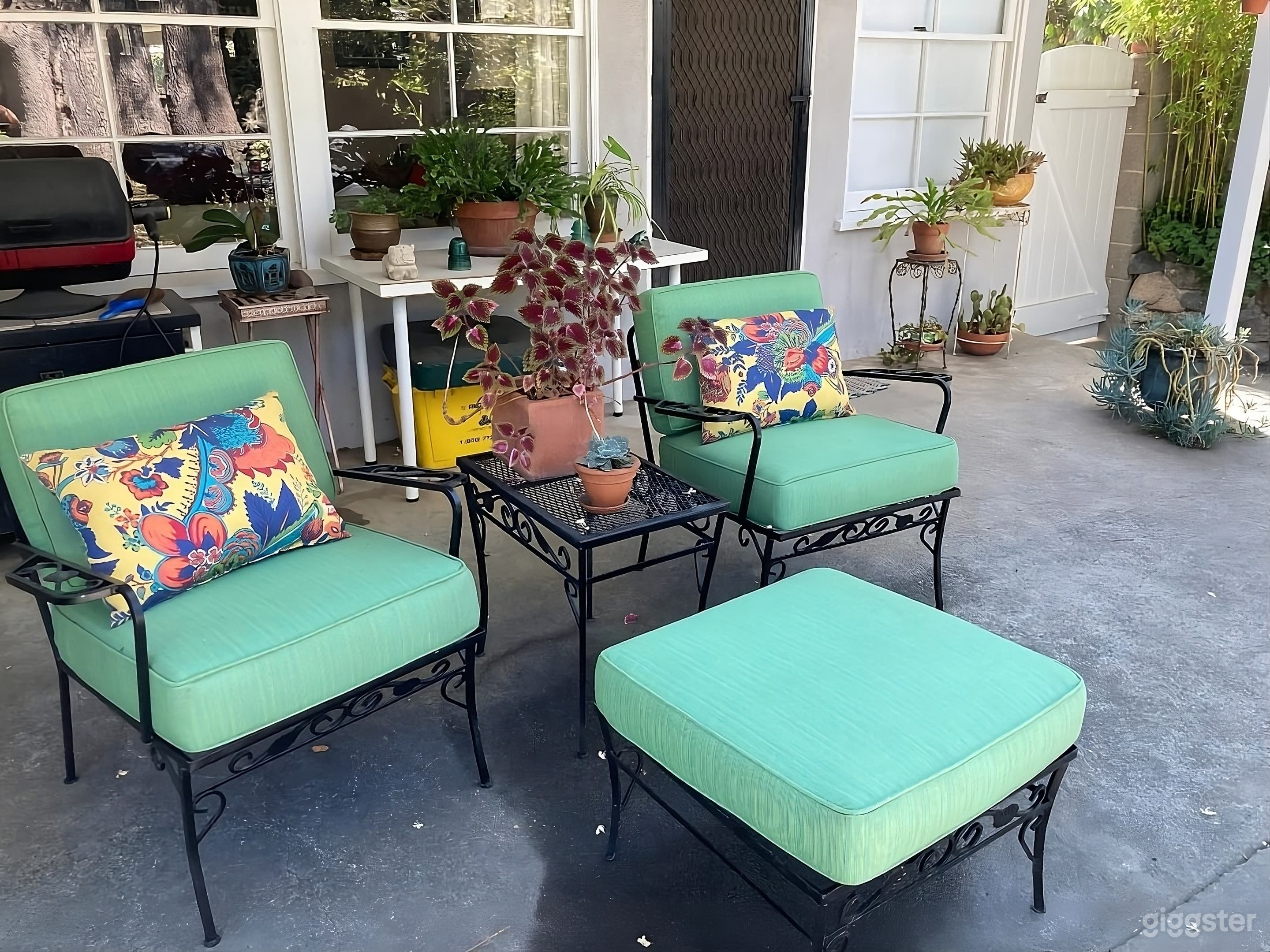 Lush Garden Backyard Oasis | Rent this location on Giggster