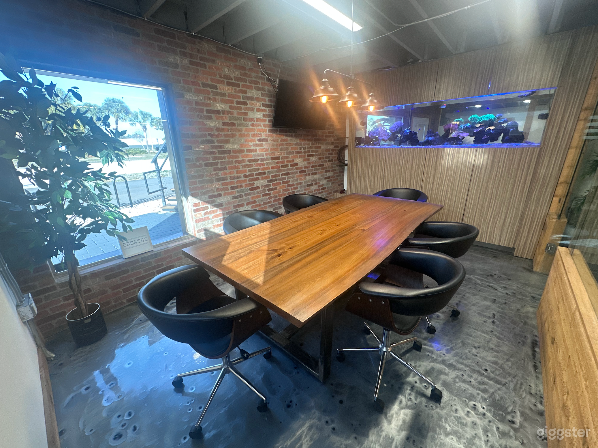 Modern Creative Coworking Space in St. Petersburg, FL | Rent this ...