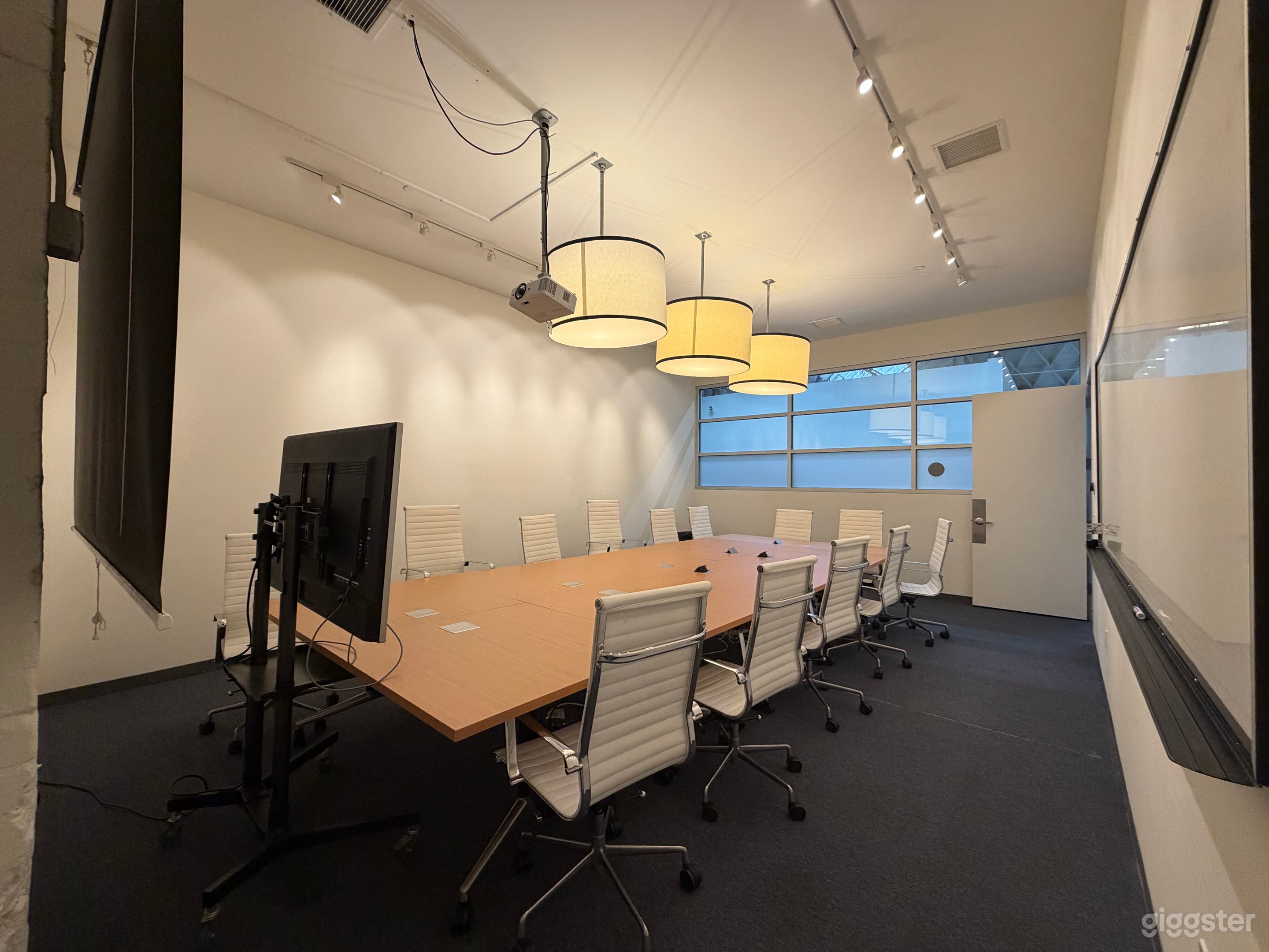 Downtown Santa Monica XL Meeting Room | Rent this location on Giggster
