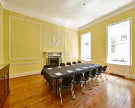 Rent Pubs with Function Rooms Near Me | Best Venues | Giggster