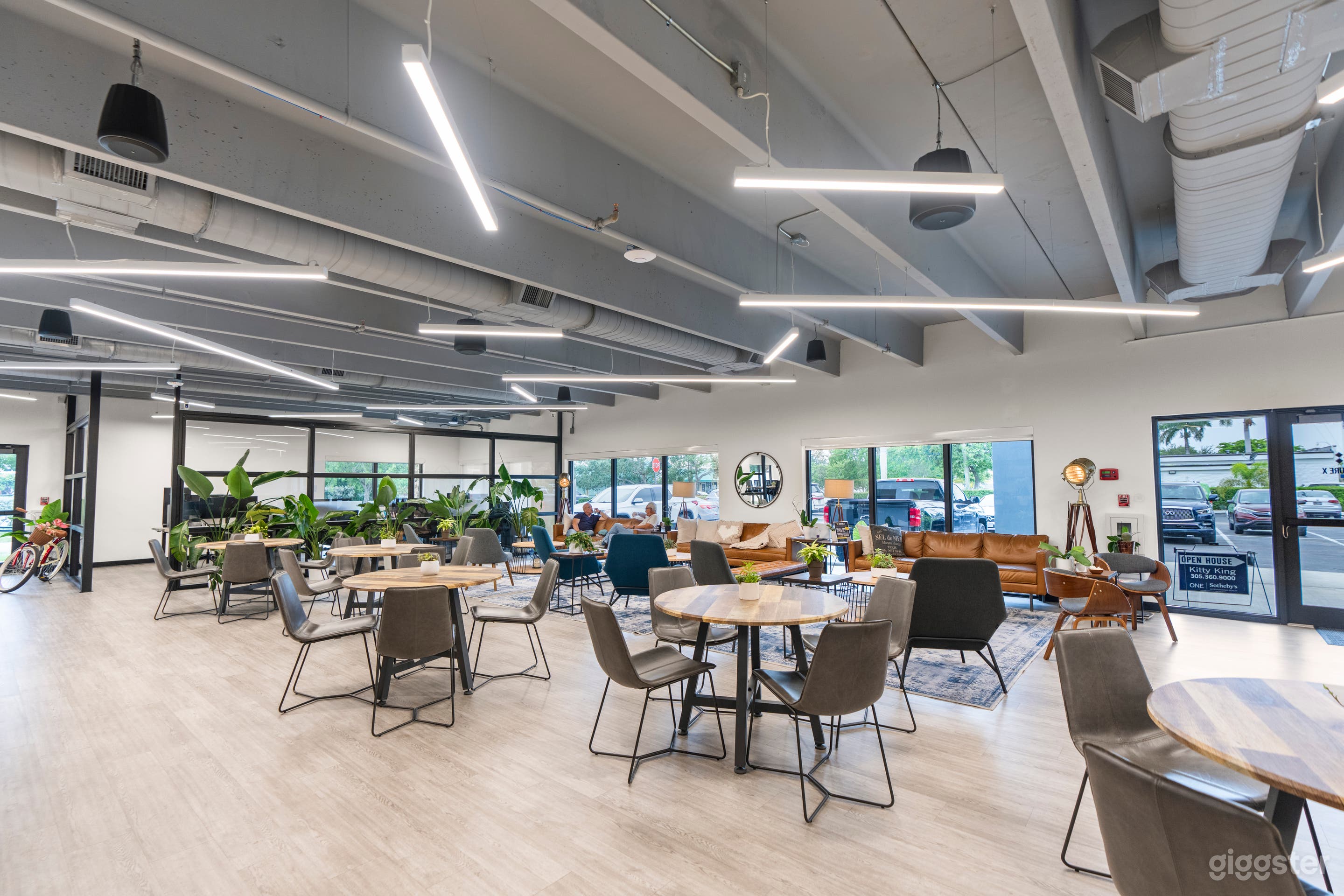 Modern, Flexible Event Space | Rent this location on Giggster