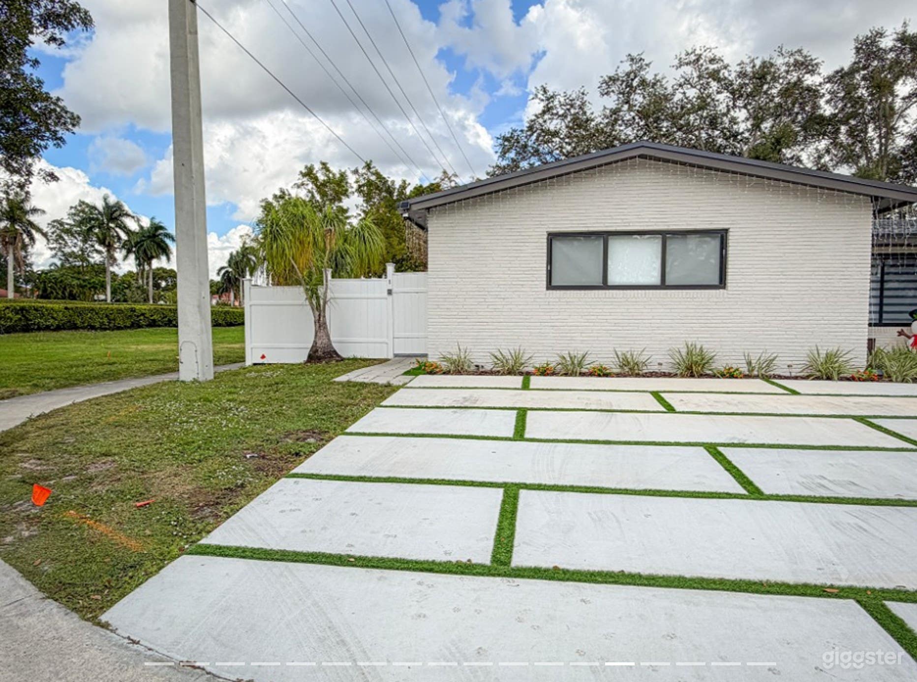 Exclusive Modern Studio | Rent this location on Giggster