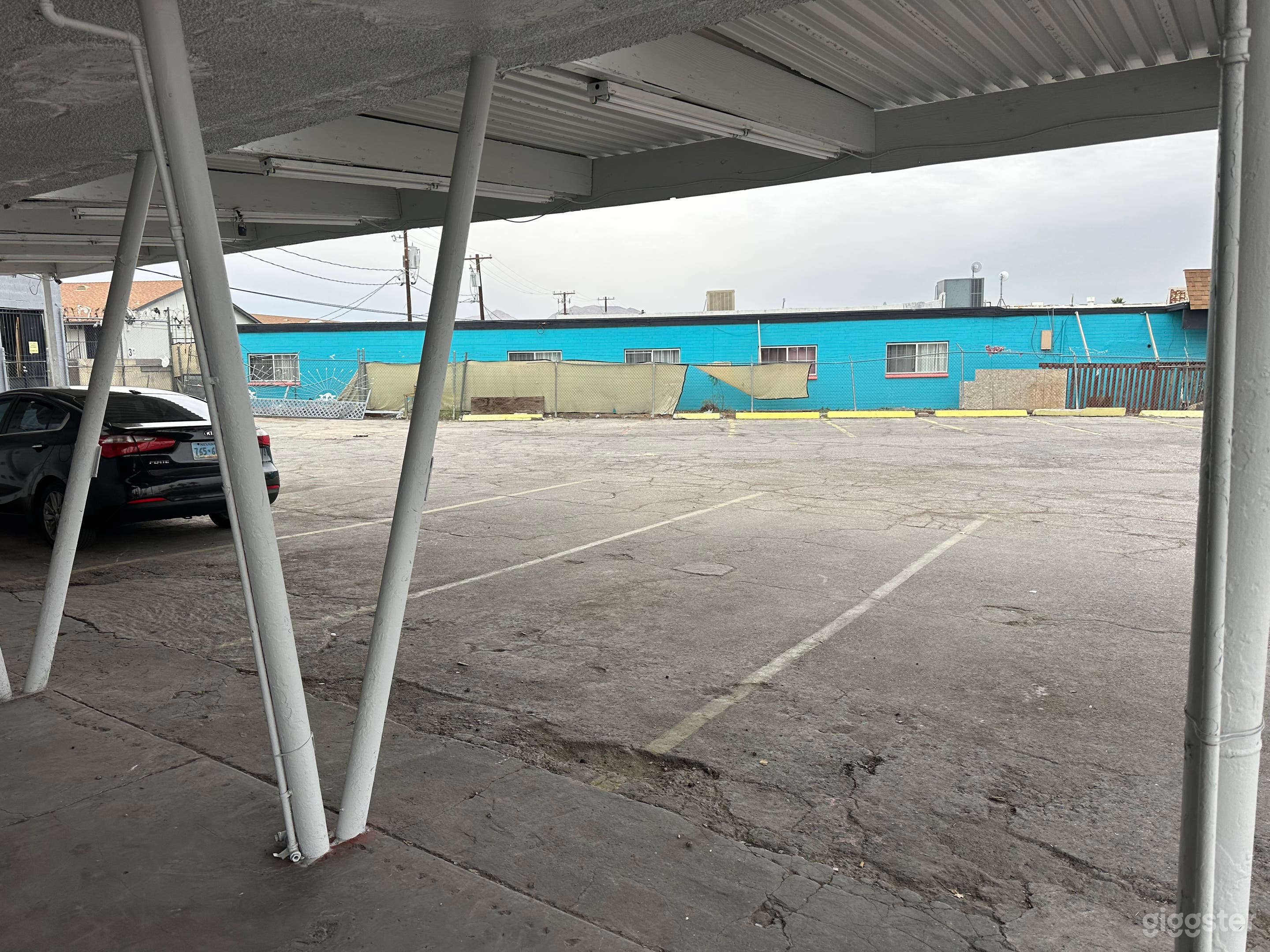 STAND ALONE WAREHOUSE FOR SHOOTING WITH PRIVATE PARKING! | Rent this ...