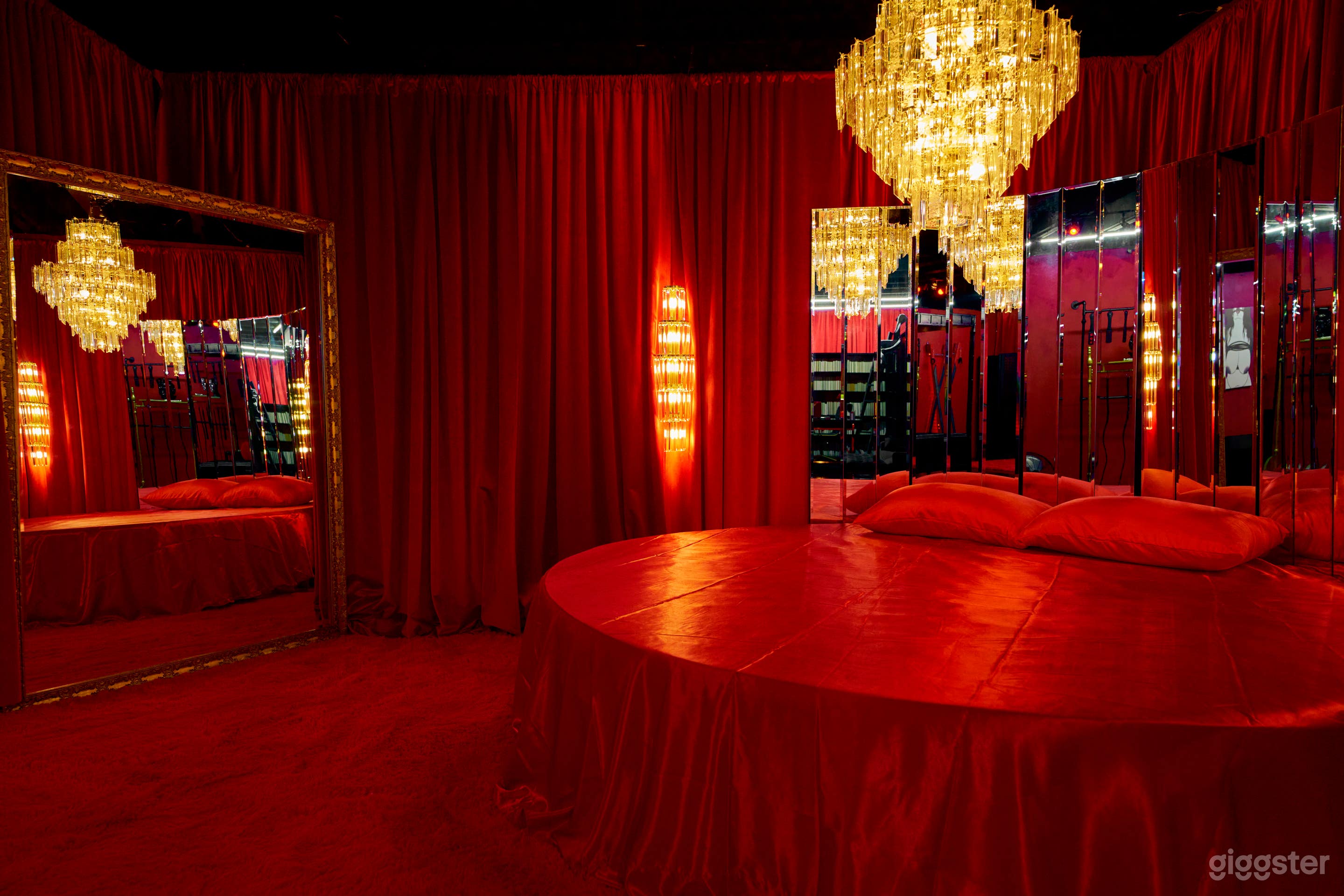 Red Loft Houston: 1500sf Creative Space for Rent | Giggster