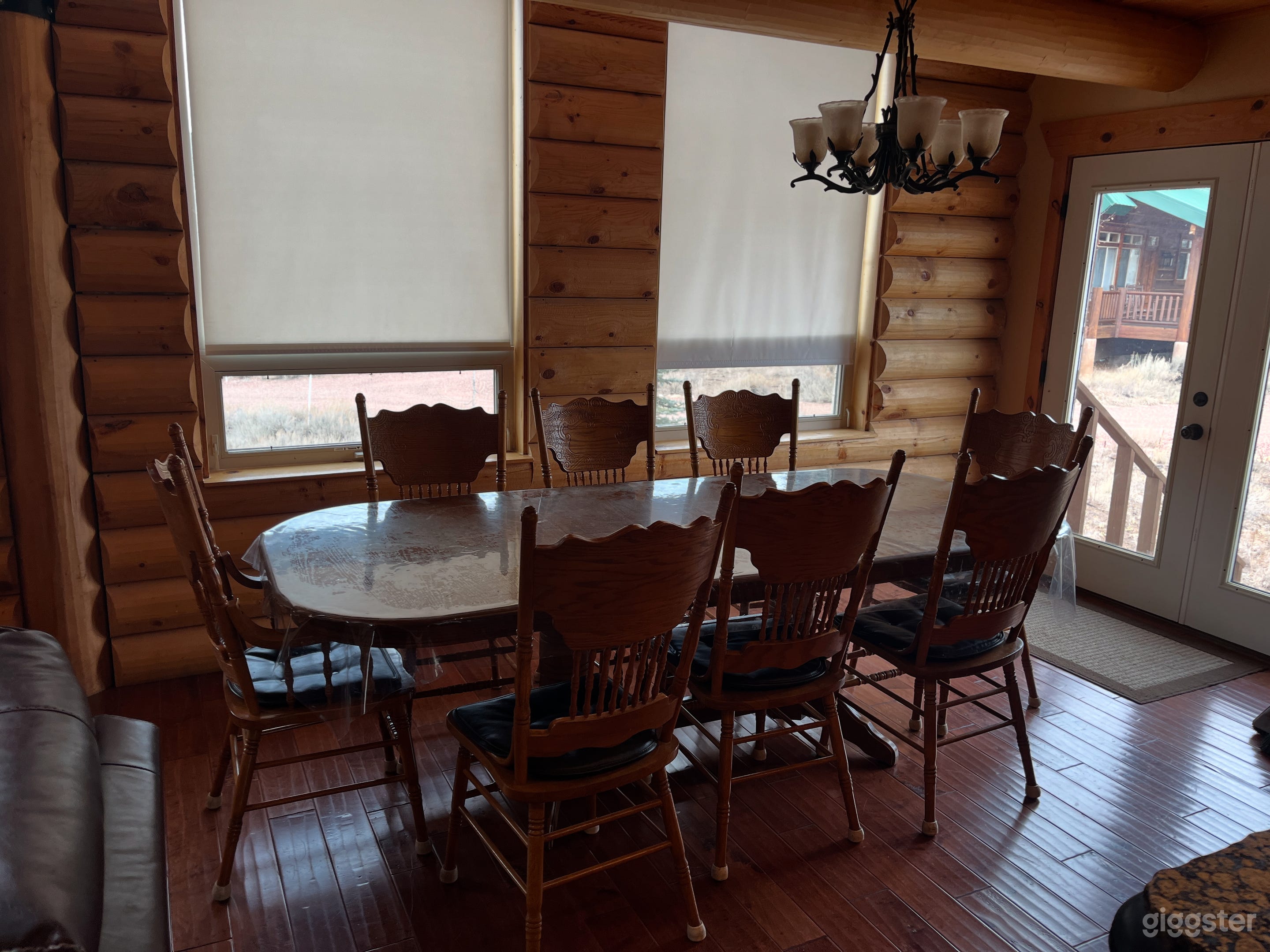 Southern Utah mountain rustic cabin | Rent this location on Giggster