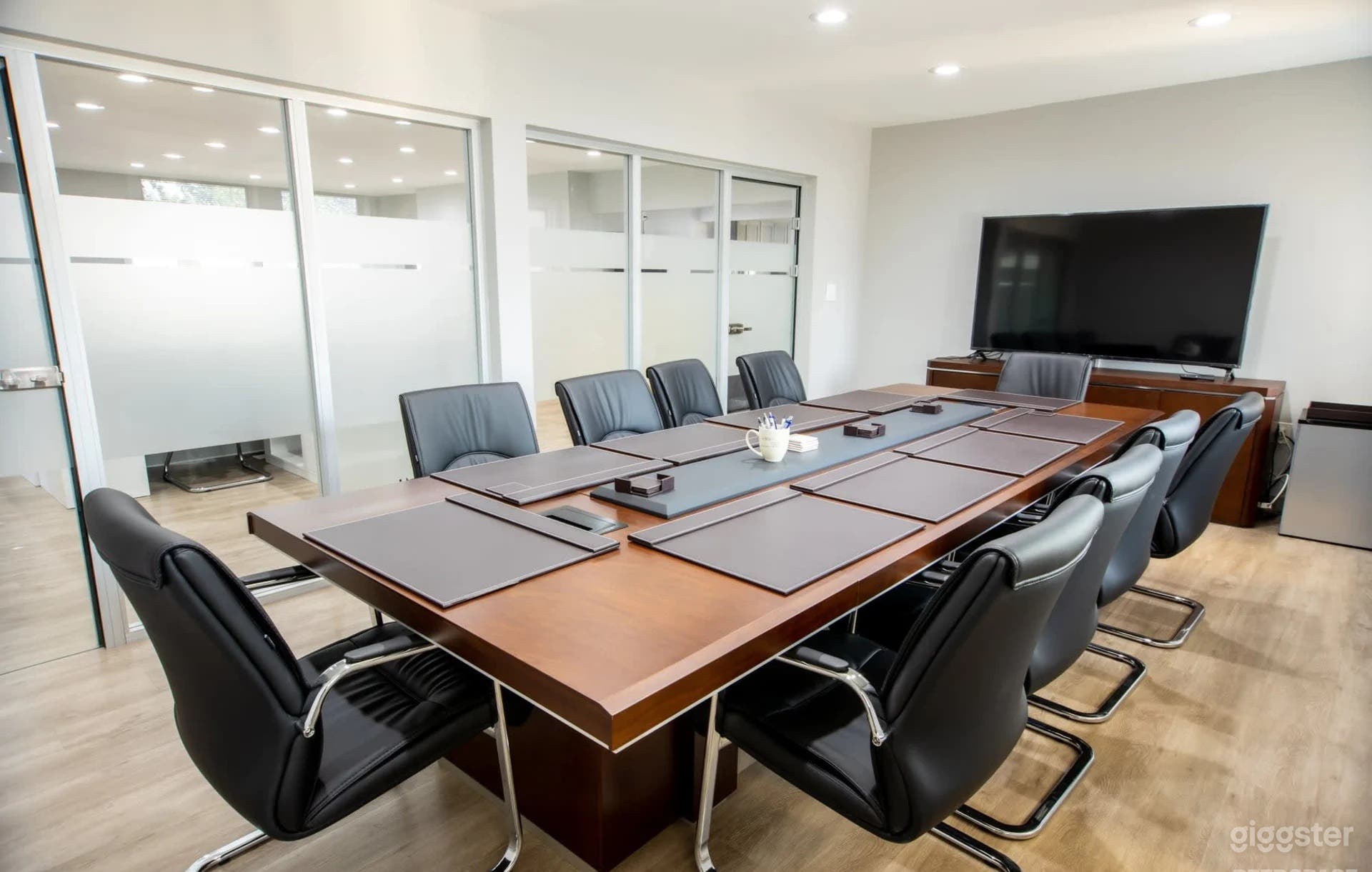 Dynamic 10-Seating Boardroom | Rent this location on Giggster